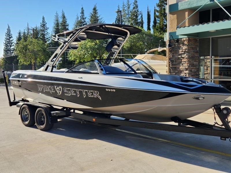 2010 Malibu Wakesetter 23 LSV Ski and Wakeboard boat Power Boat ...