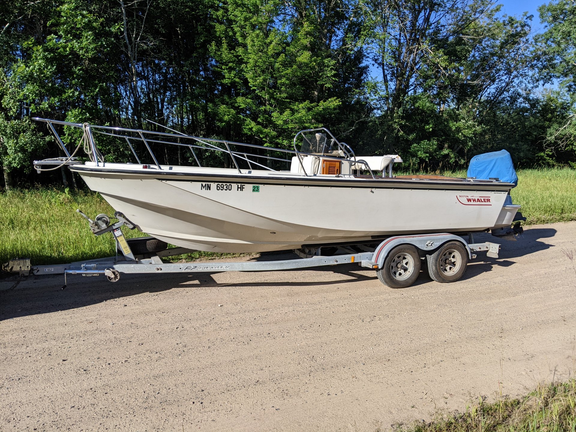 1988 Boston Whaler 20 foot outrage with factory Whaler Drive and...